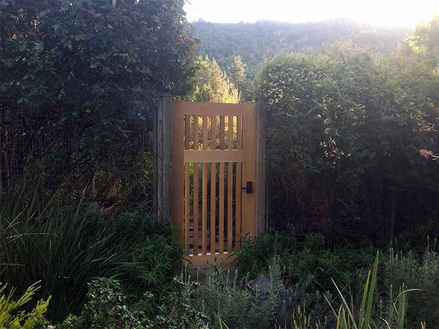 10 Easy Pieces: Wooden Garden Gates - Gardenista