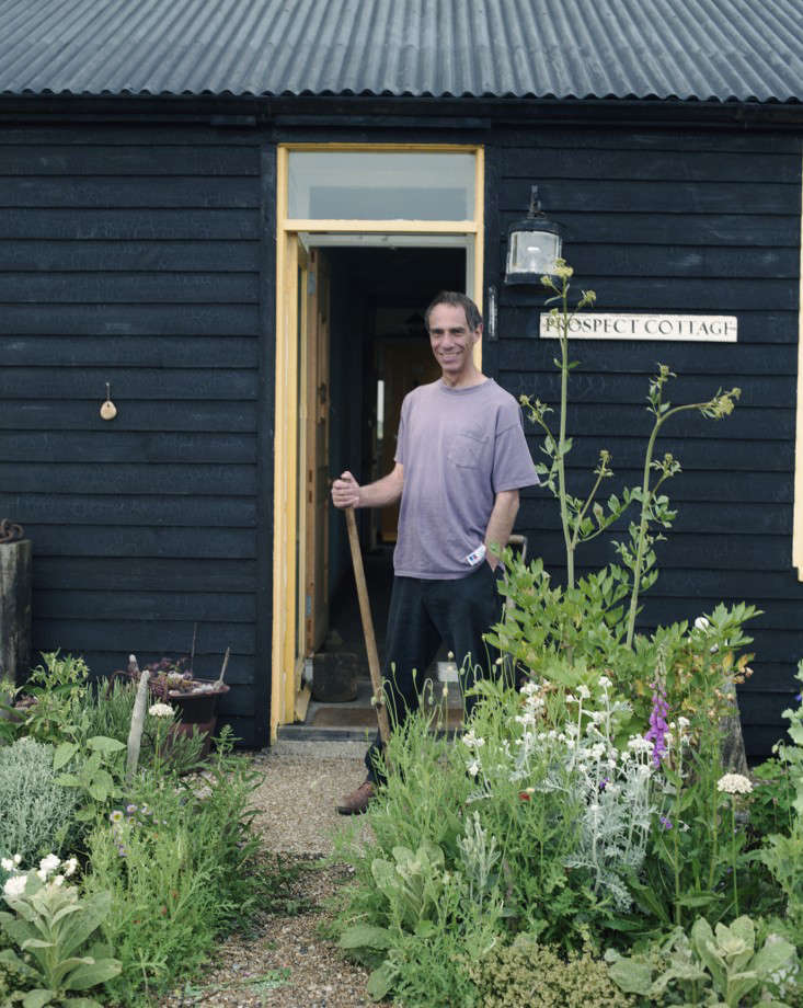 Garden Visit: Derek Jarman's Prospect Cottage at Dungeness - Gardenista