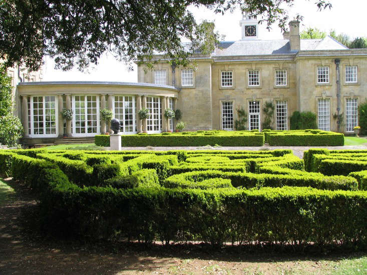Garden Visit: Ditchley Park, Made By Mr. and Mrs. Tree - Gardenista