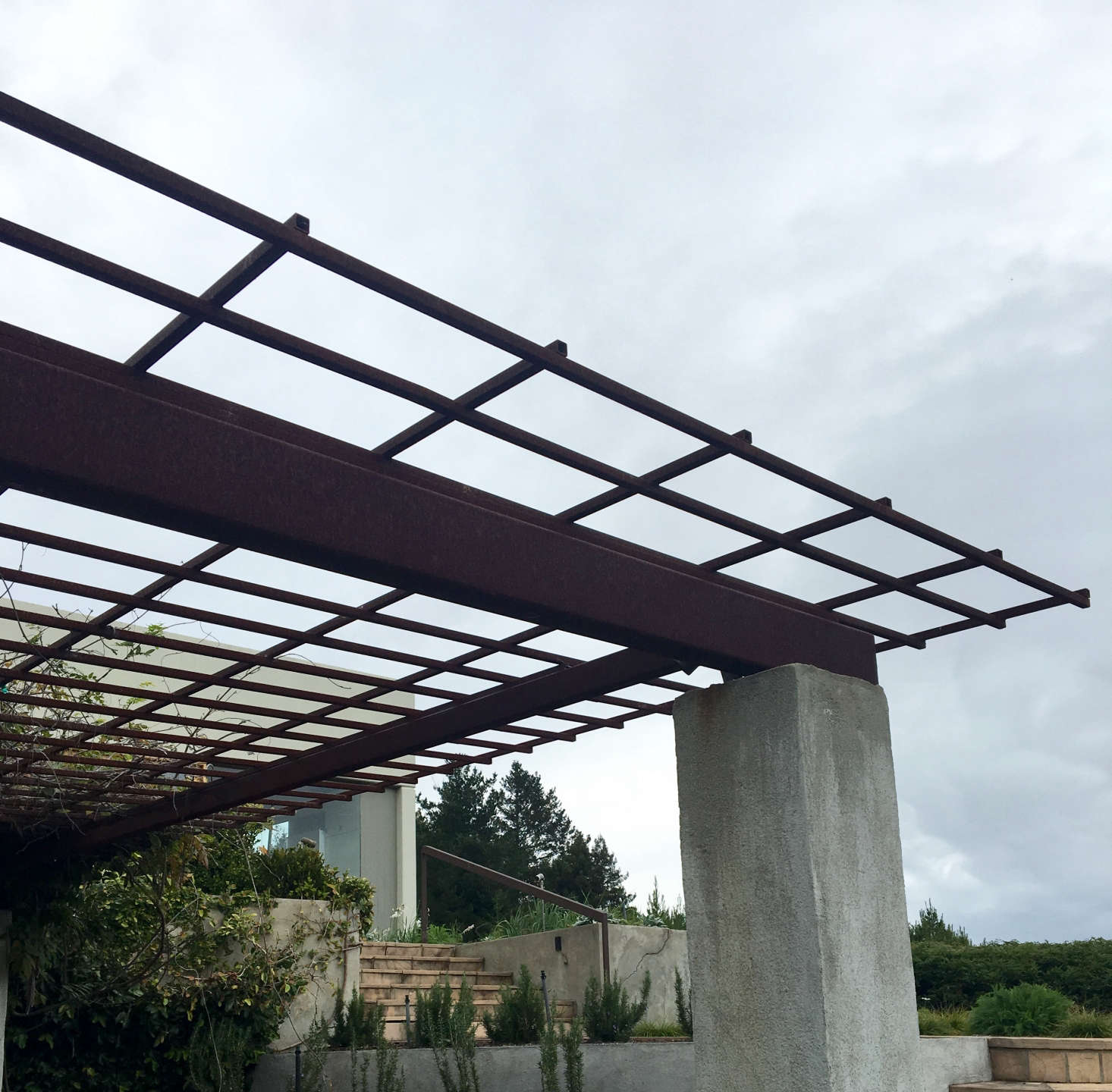 Hardscaping 101: Pergolas - Gardenista