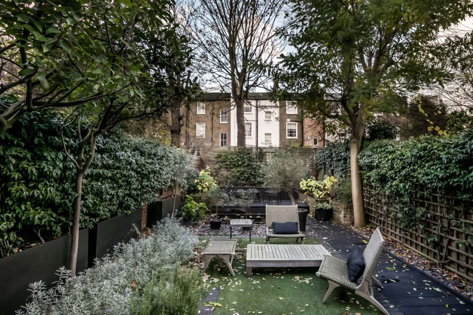 Steal This Look: A Tranquil Townhouse Garden, Leafy in London - Gardenista